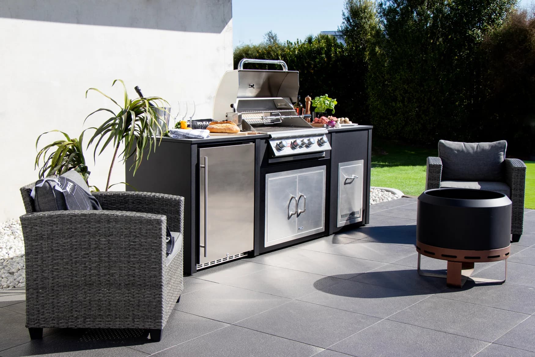 Angus BBQ: Exceptional 4-Burner Stainless Steel Grill | Apollo NZ